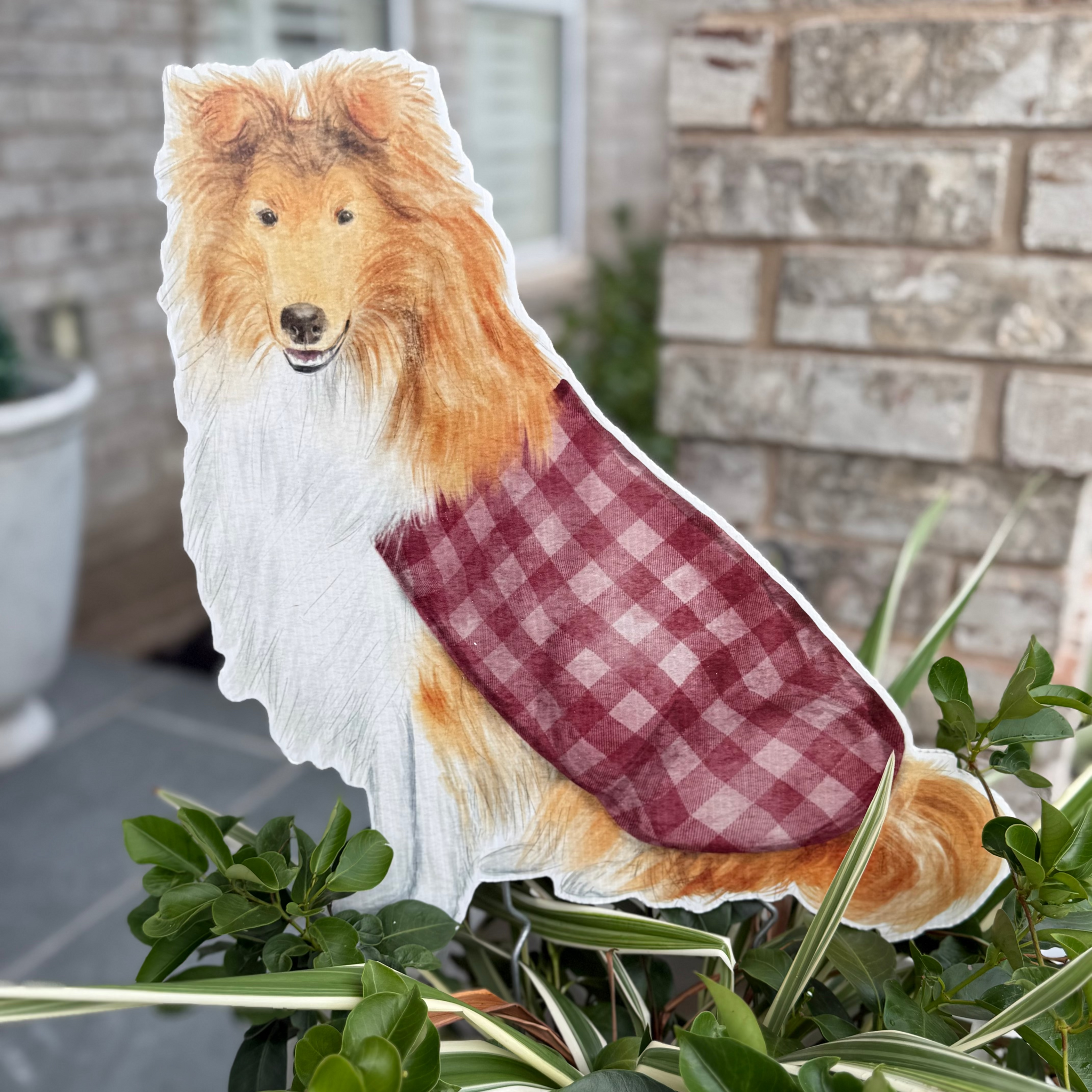 Her Majesty, Maroon Garden Stake